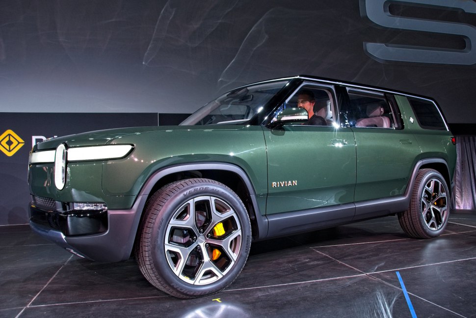 Rivian R1S technical specifications and fuel economy